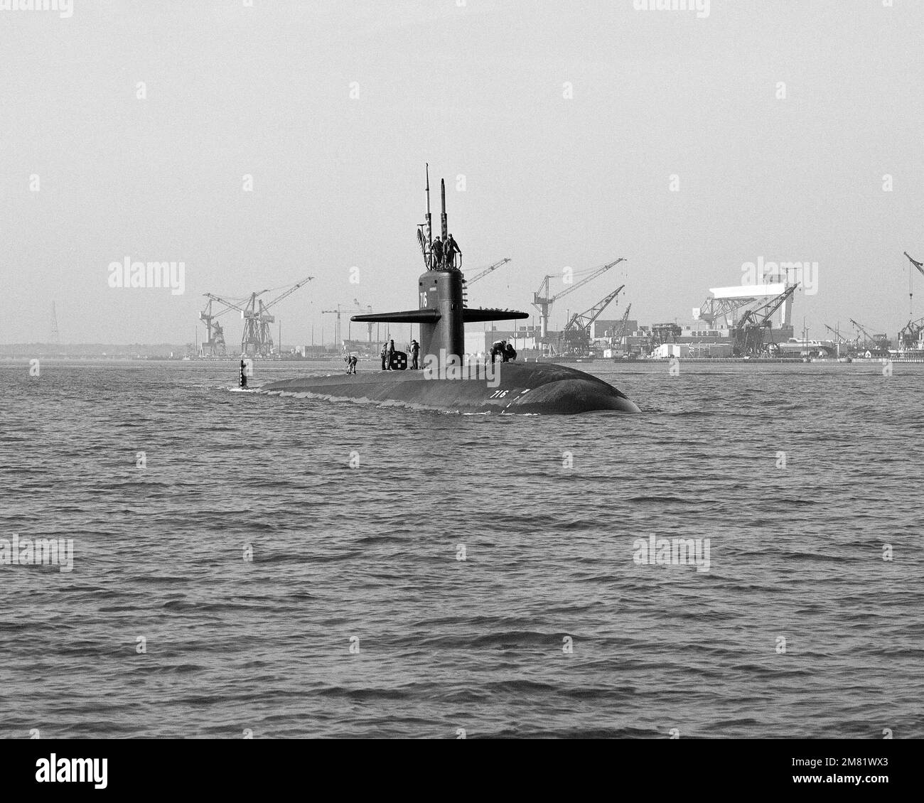 A starboard bow view of the nuclear-powered attack submarine SALT LAKE ...