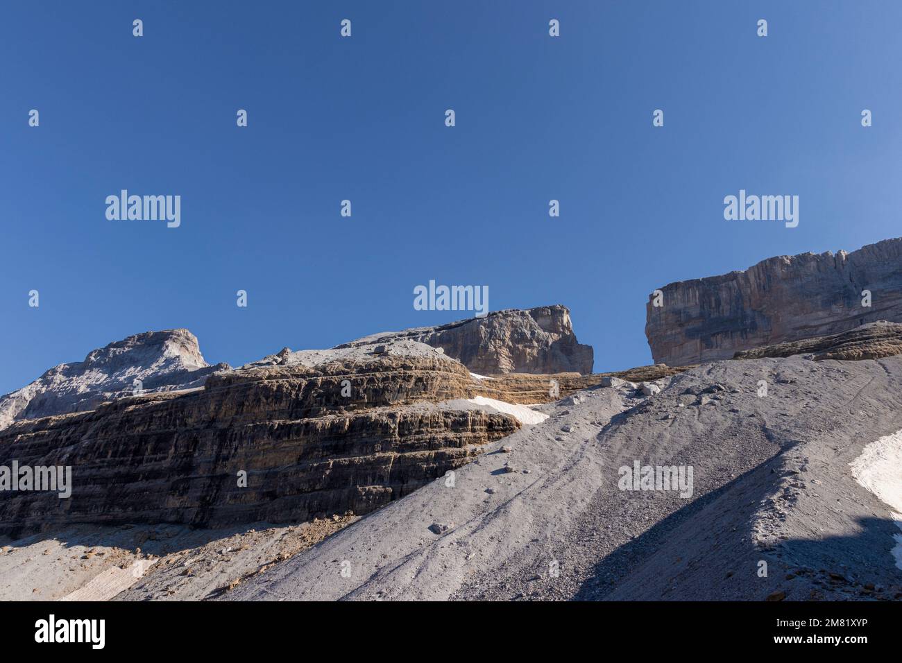 Cirque de Gavarnie in the Pyrenees Stock Photo - Alamy