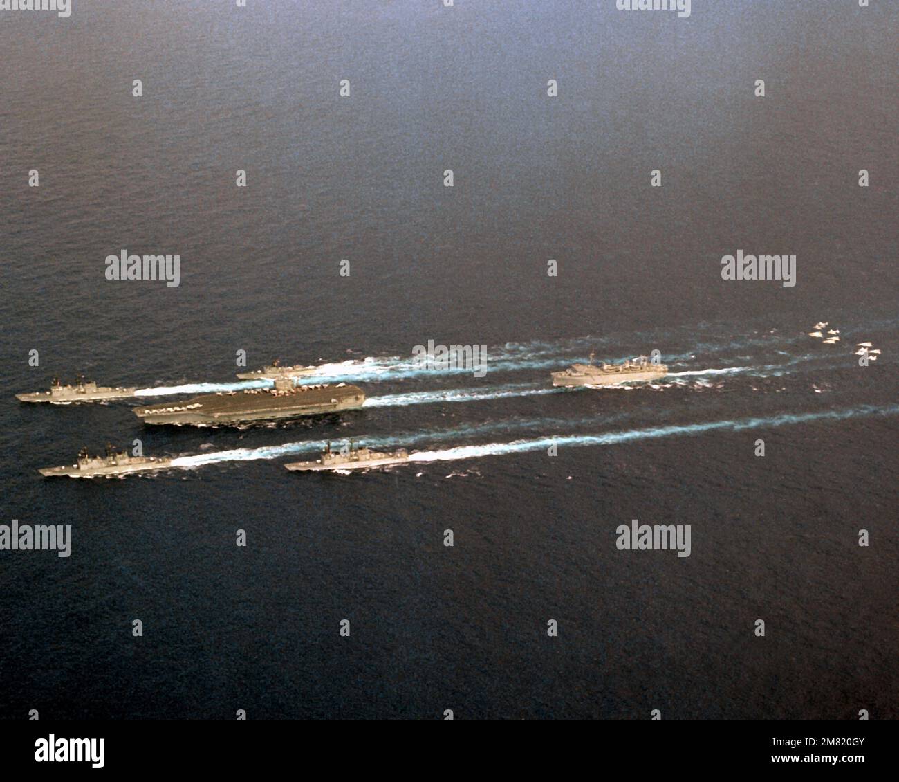 Uss dwight de hi-res stock photography and images - Alamy
