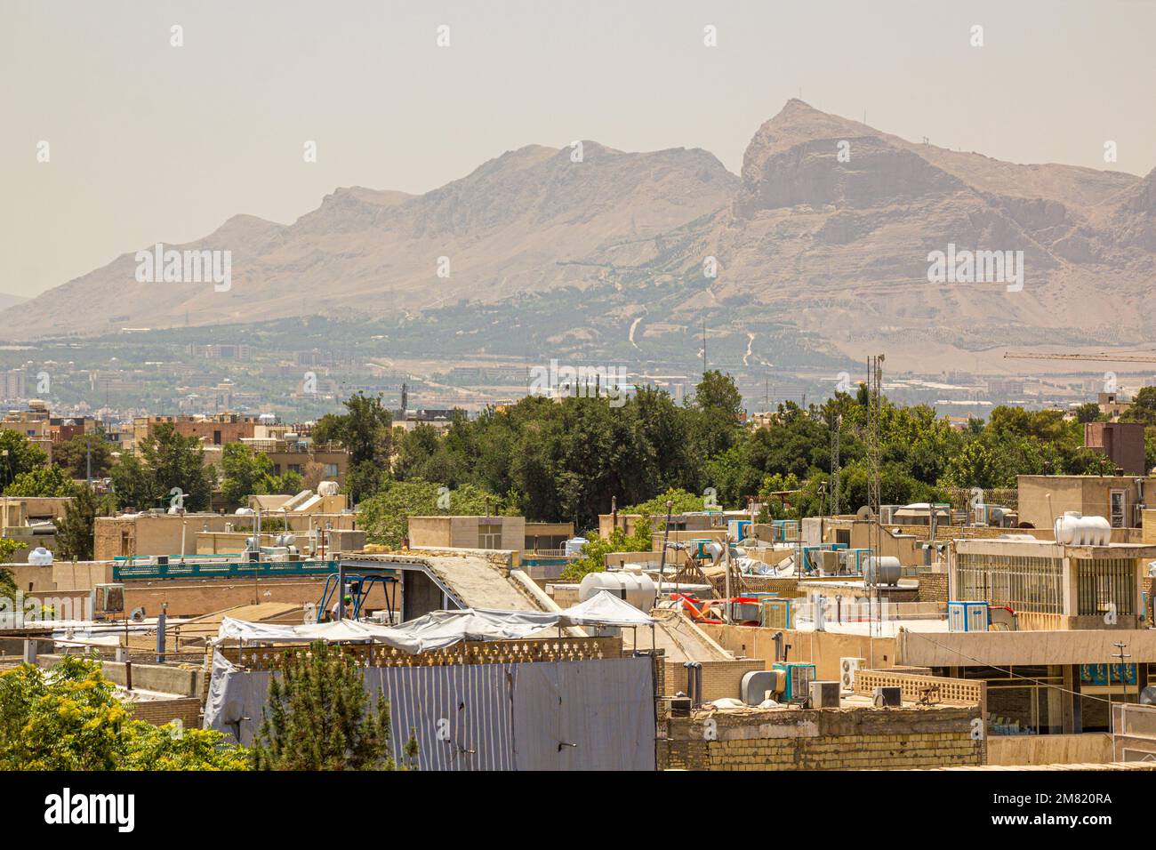 View of Isfahan with surrounding mountains, Iran Stock Photo - Alamy