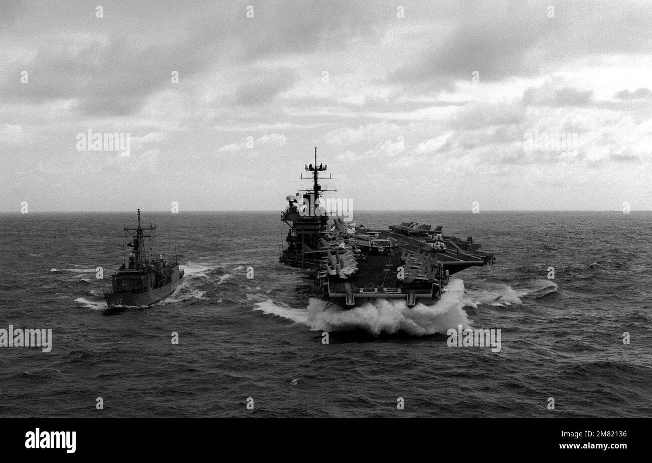 A bow view of the aircraft carrier USS SARATOGA (CV 60) underway in ...