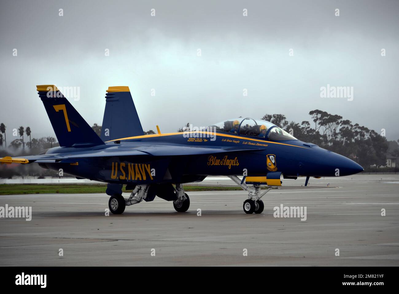 230109-N-AS200-0121 POINT MUGU, Calif. (Jan. 09, 2023) F/A-18 E/F Super ...