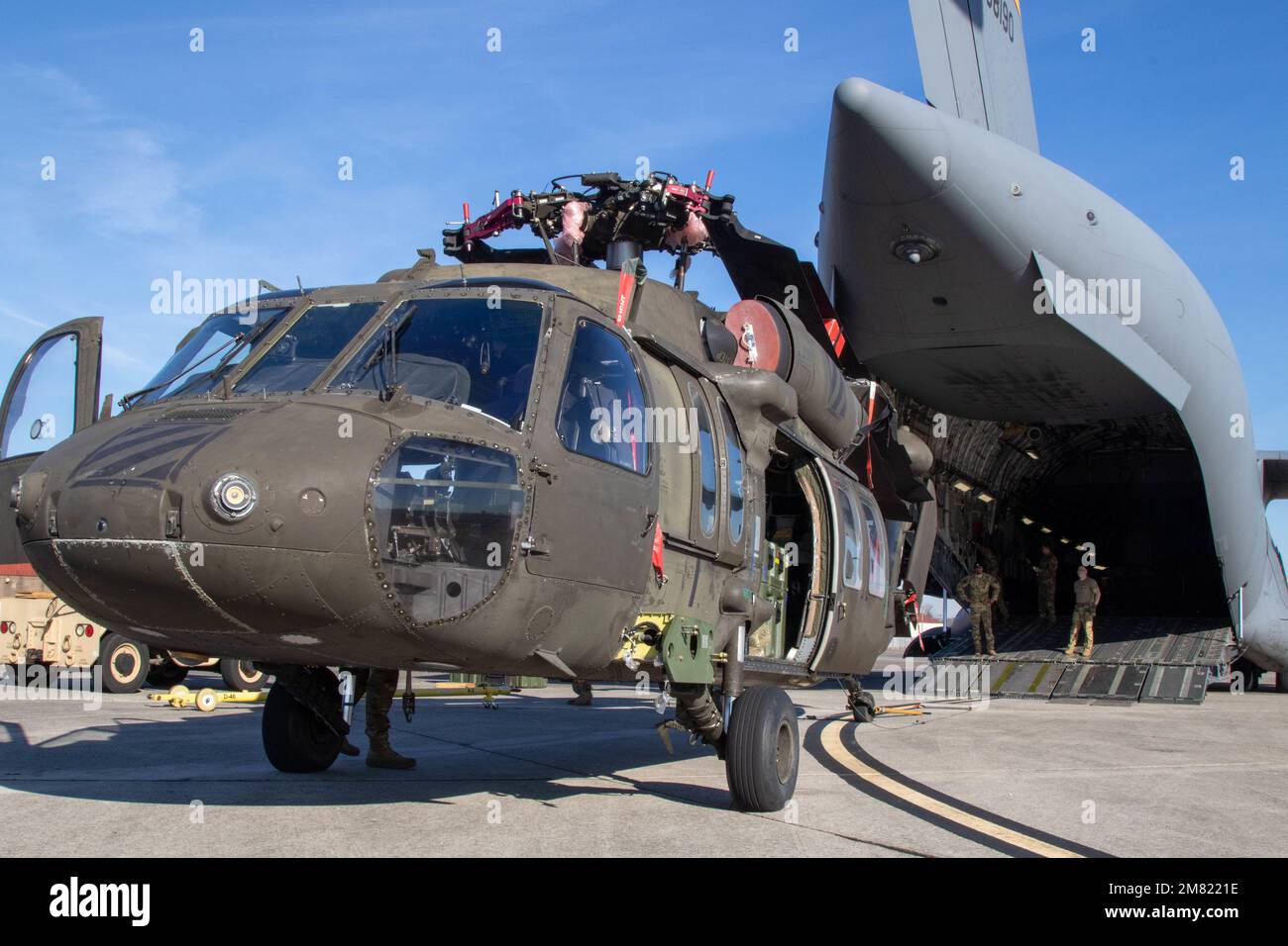 Soldiers assigned to the 3rd Combat Aviation Brigade, 3rd Infantry ...