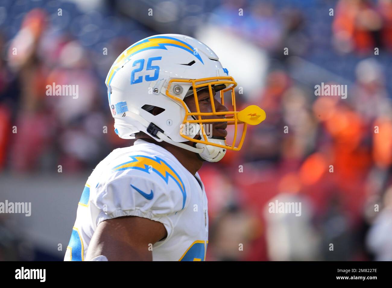 Los Angeles Chargers running back Joshua Kelley (25) against the Denver ...