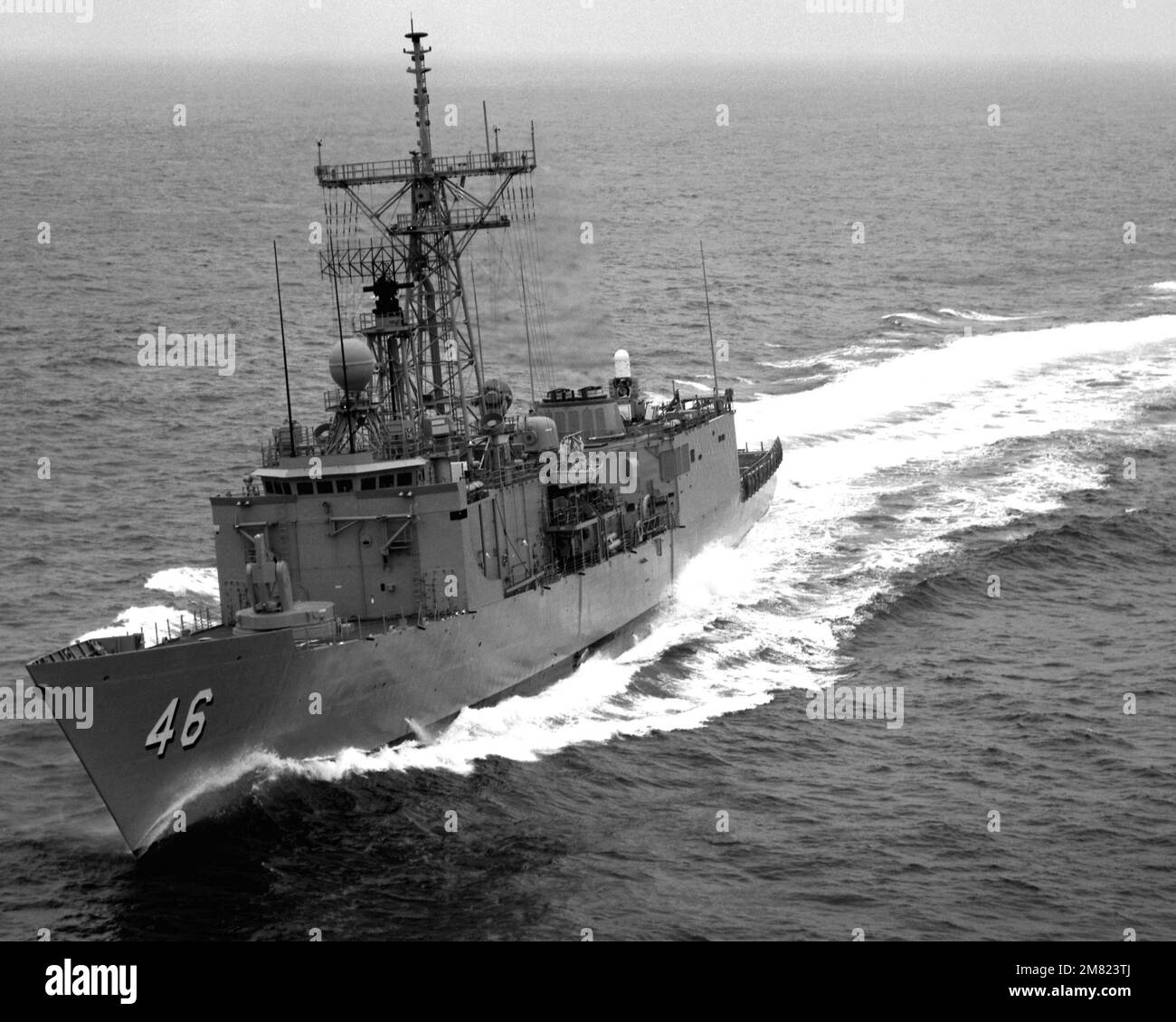 An aerial port bow view of the guided missile frigate RENTZ (FFG-46 ...