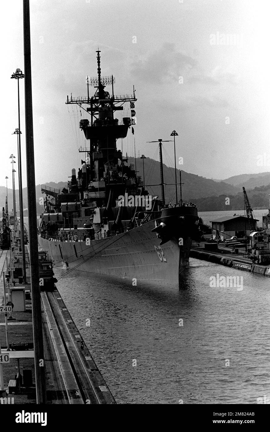 Starboard bow view of the battleship USS NEW JERSEY (BB 62) entering ...