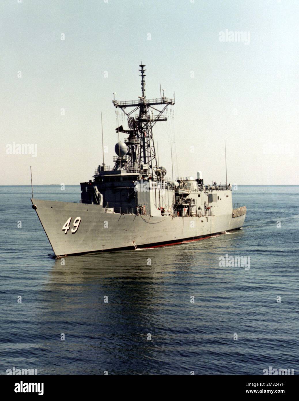 An port bow view of the guided missile frigate ROBERT G. BRADLEY (FFG ...