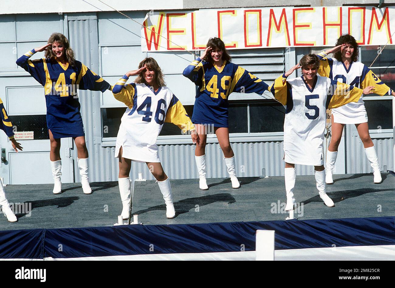 Los Angeles Rams Cheerleaders perform during the homecoming of the ...