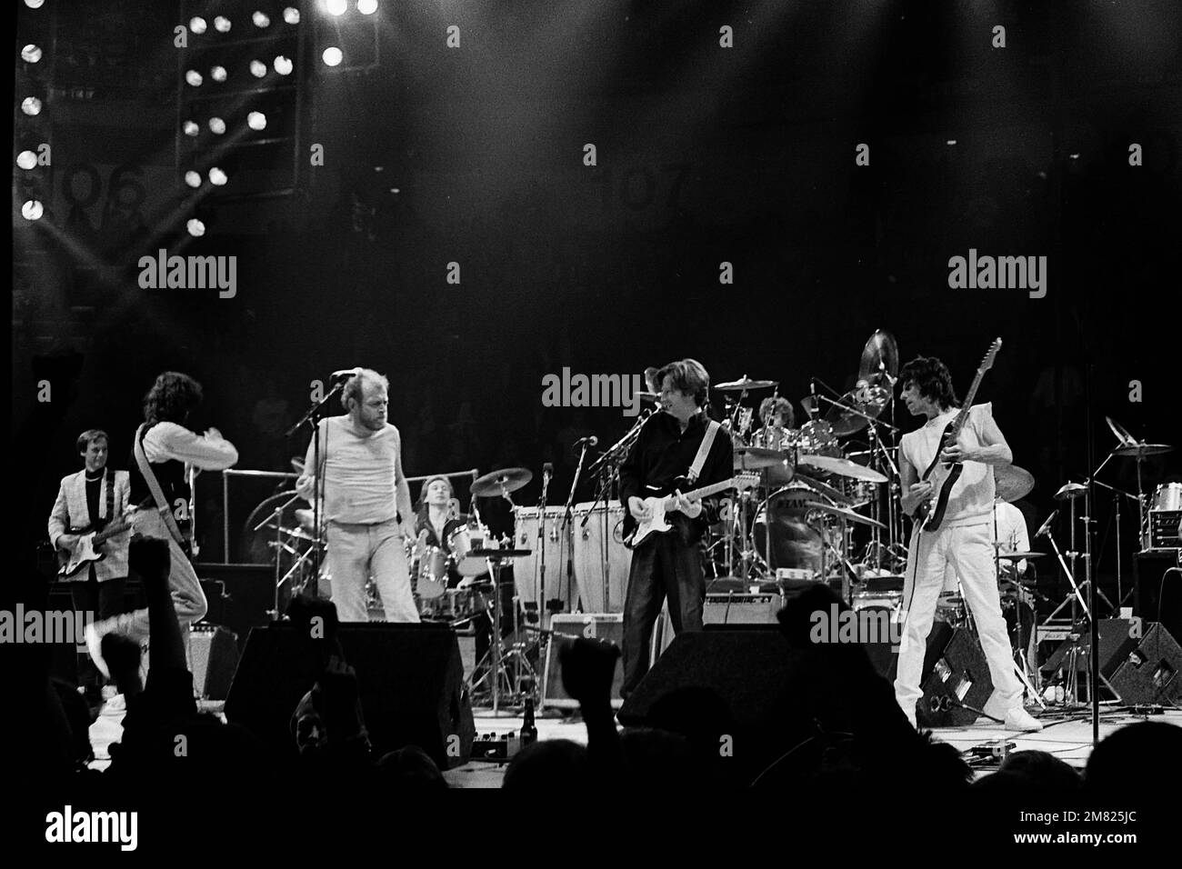 Jimmy Page, Eric Clapton, Stevie Linwood, Andy Fair-weather Low, Bill ...