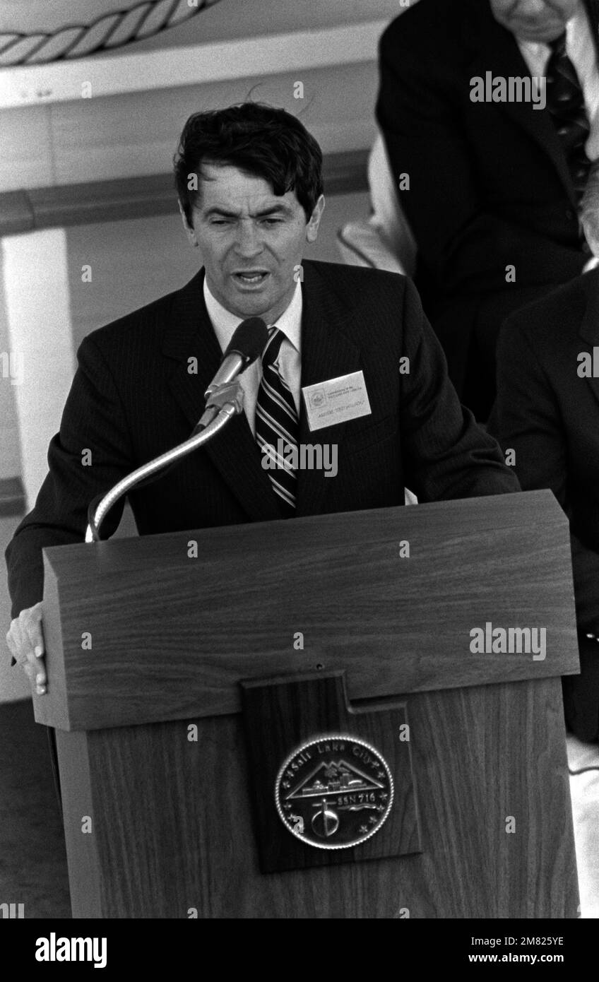 Ted L. Wilson, Mayor of Salt Lake City, Utah, addresses guests ...