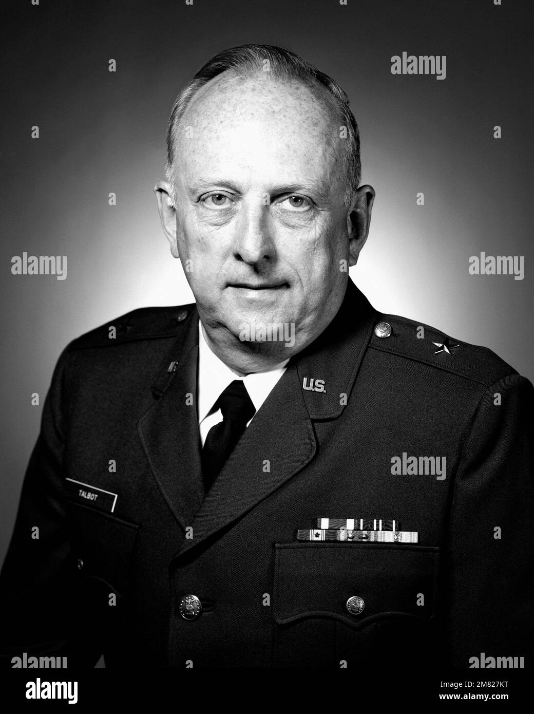 Official portrait brigadier general hi-res stock photography and images ...