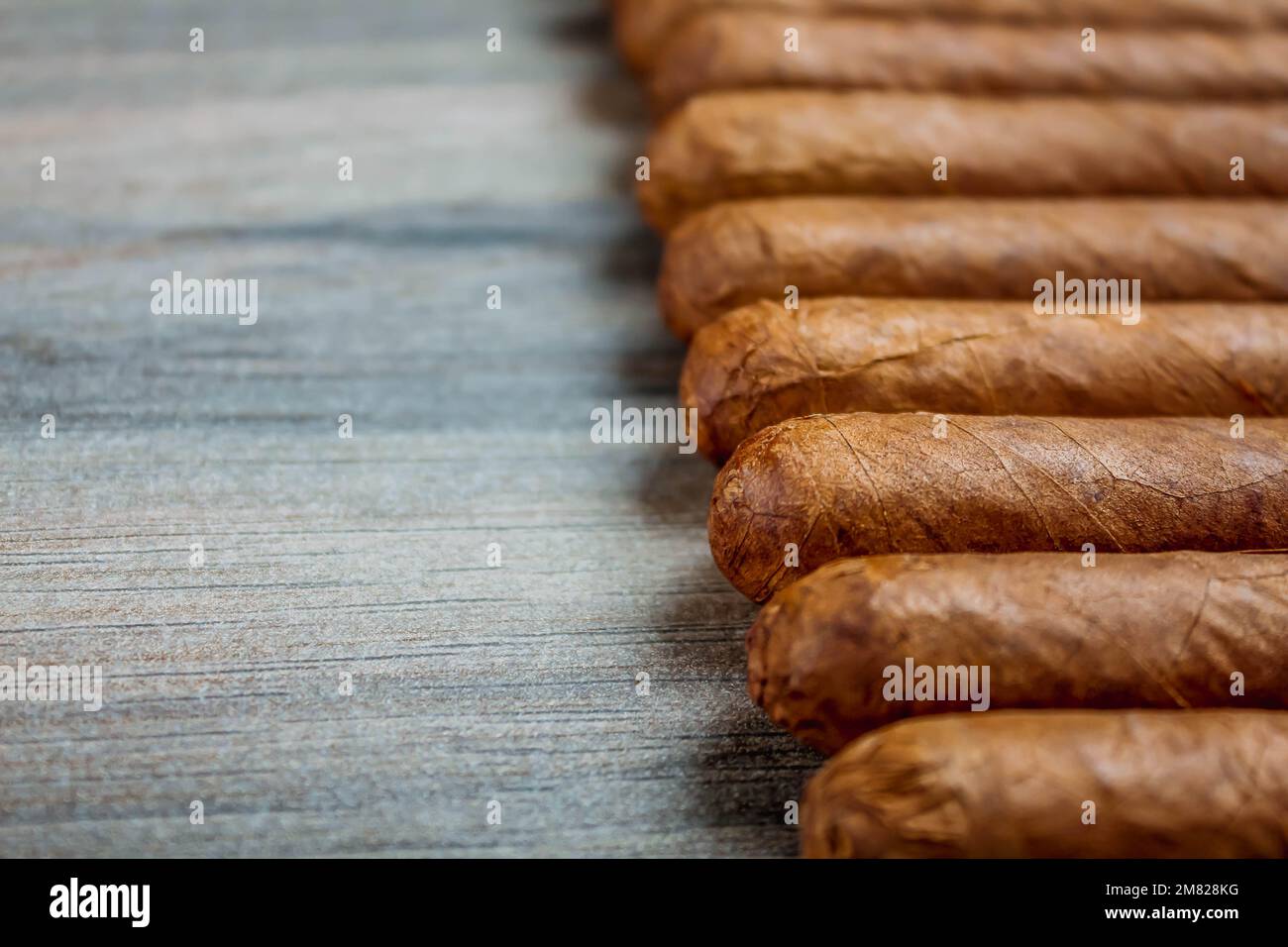 Luxury cigars hi-res stock photography and images - Alamy