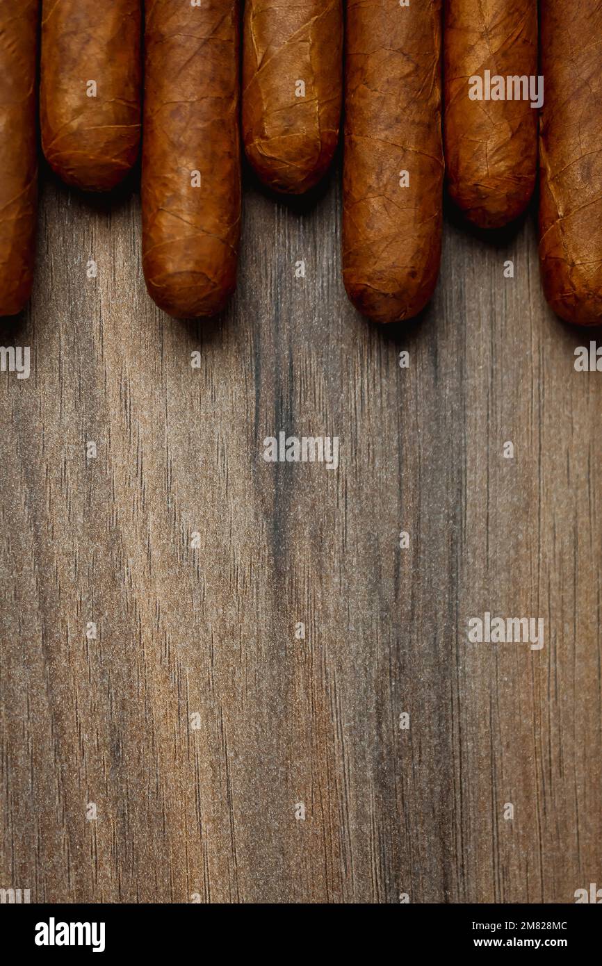 Gift of cigars hi-res stock photography and images - Alamy