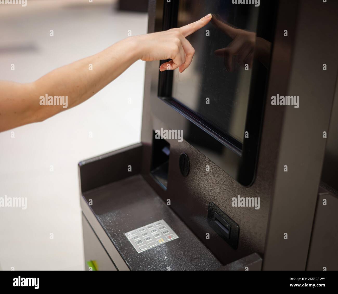 Using payment terminal enter hi-res stock photography and images - Alamy