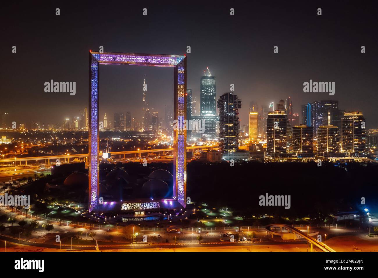 Dubai frame famous tourist hi-res stock photography and images - Alamy