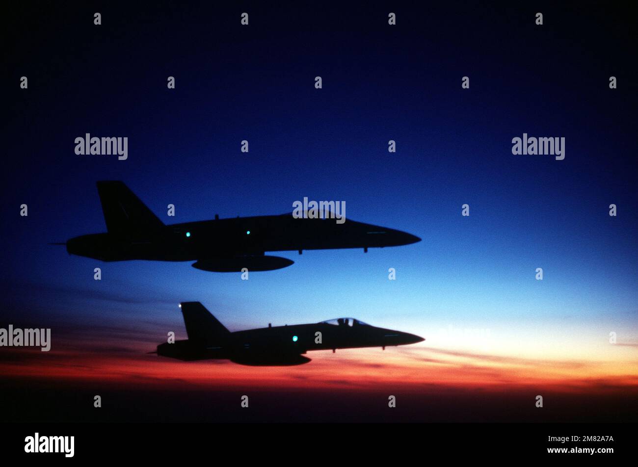 F 18 sunset hi-res stock photography and images - Alamy