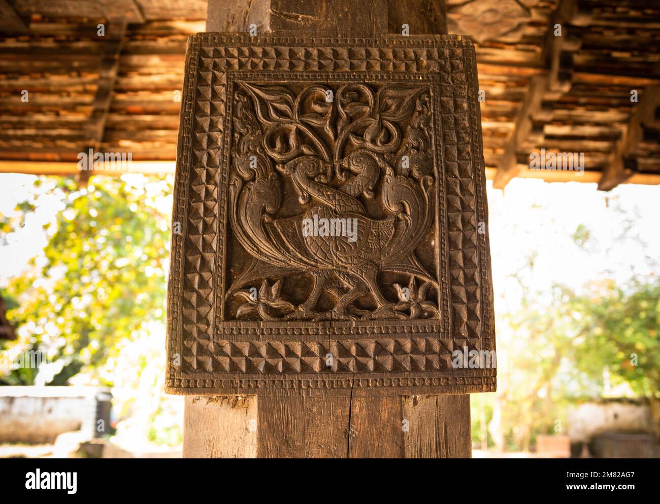 Sri lanka traditional wood carving hi-res stock photography and images ...