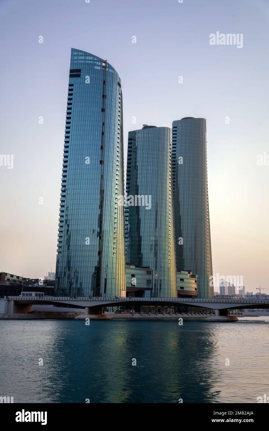 Kingdom of bahrain skyscraper hi-res stock photography and images - Alamy