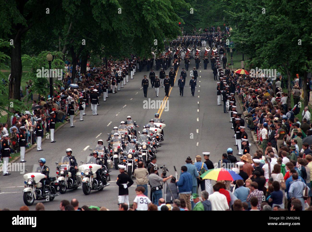 The funeral procession for the Unknown Serviceman of the Vietnam Era ...