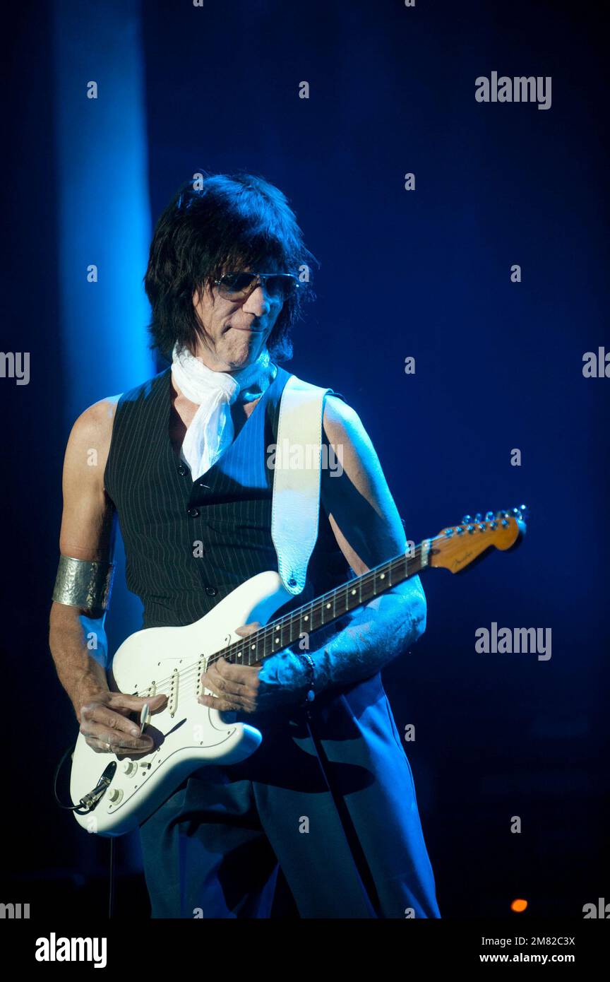 Nov. 2, 2011 - Napa, California, U.S. - Legendary guitarist JEFF BECK ...