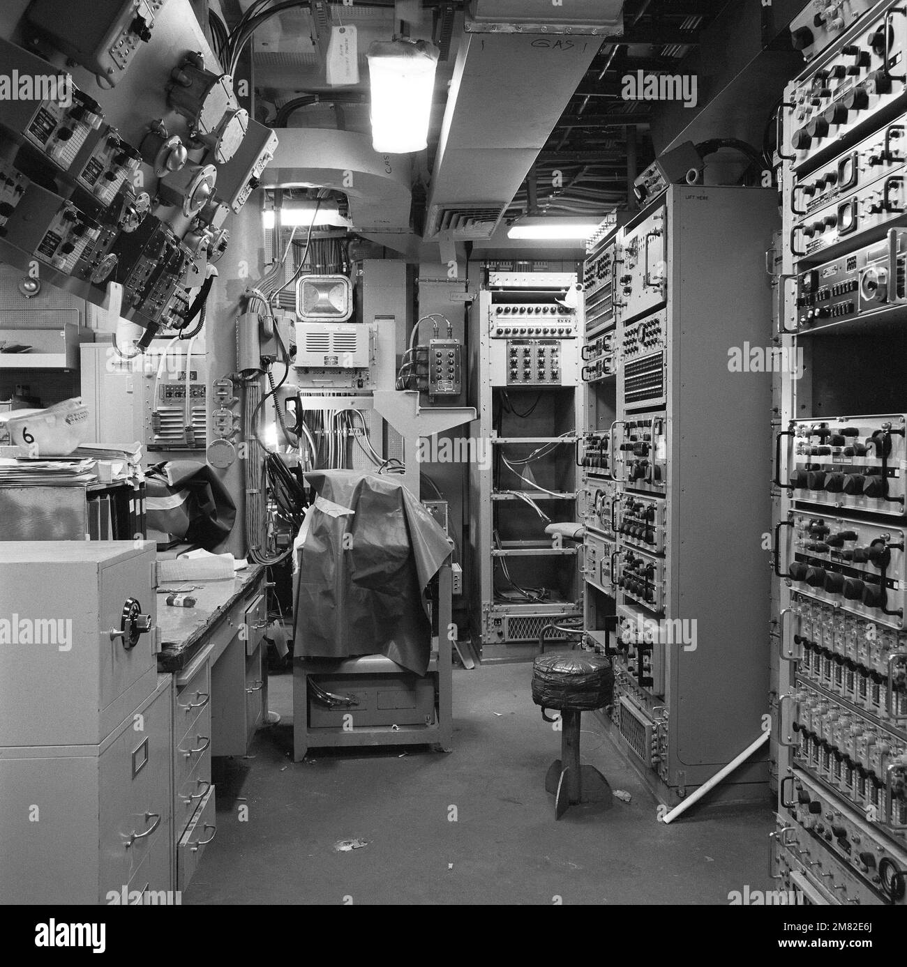 The communications center of the guided missile frigate GARY (FFG 51 ...