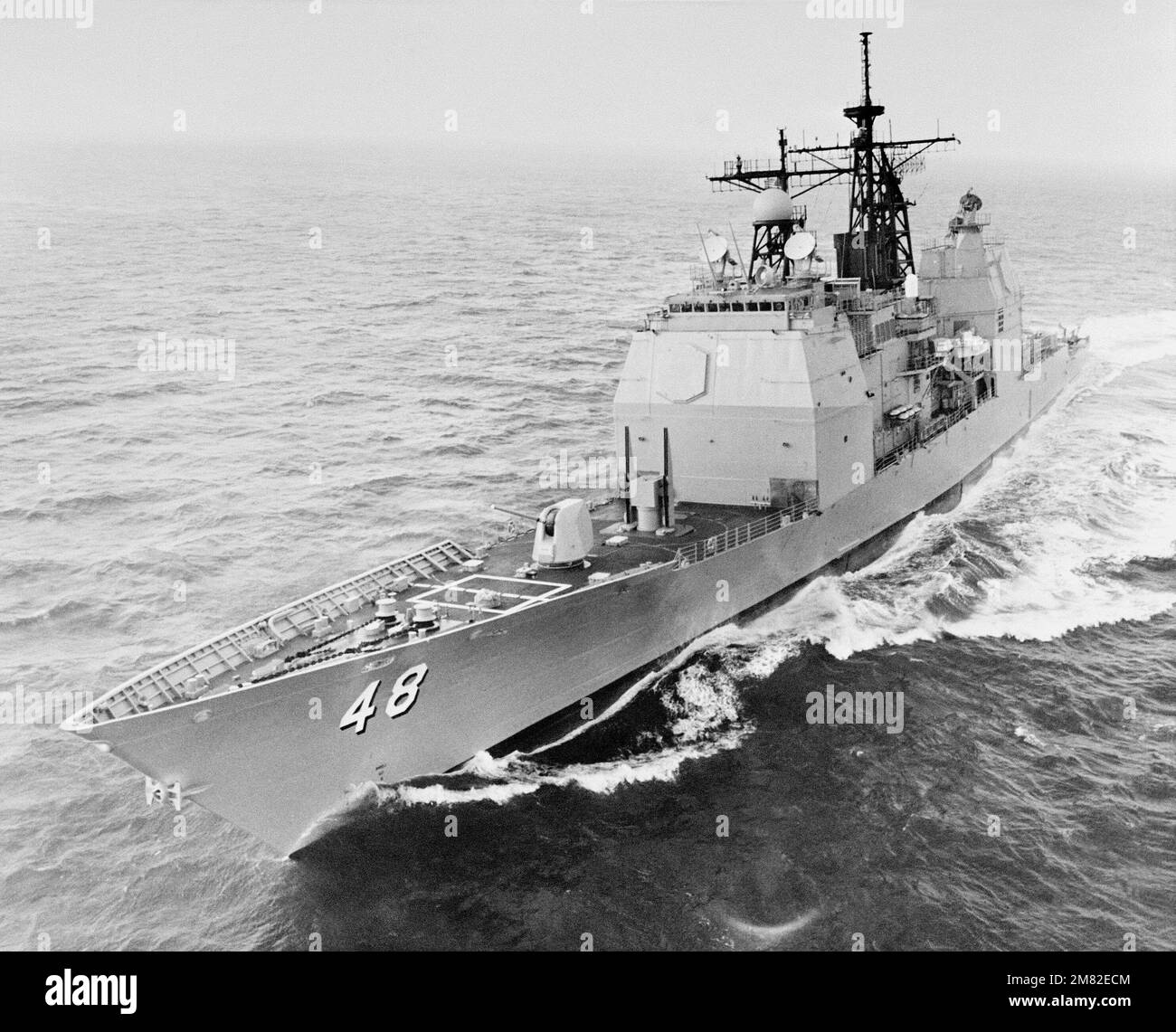A port bow view of the Aegis guided missile cruiser USS YORKTOWN (CG 48 ...