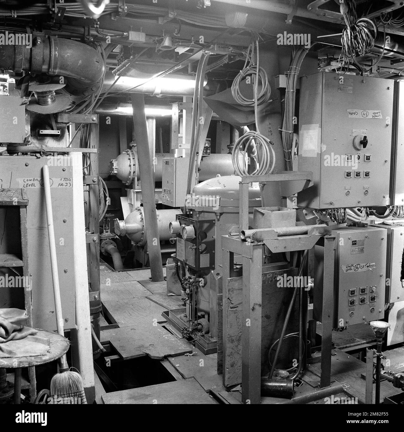 Auxiliary machinery room No. 2 of the guided missile frigate FORD (FFG ...