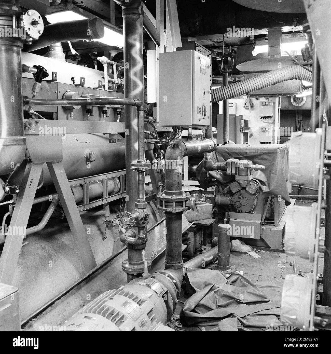 Auxiliary machinery room No. 2 of the guided missile frigate FORD (FFG ...