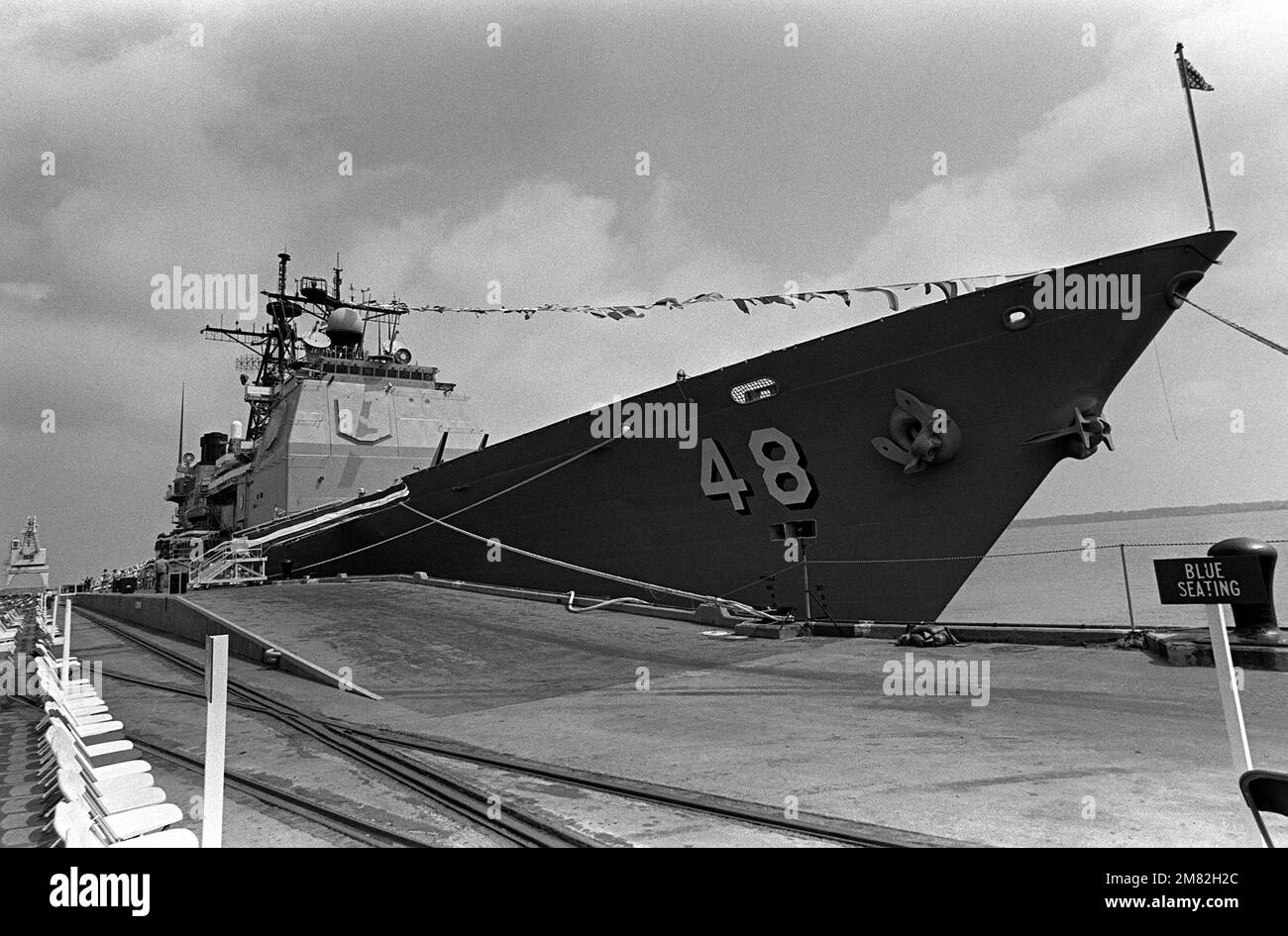 A starboard bow view of the Aegis guided missile cruiser USS YORKTOWN ...