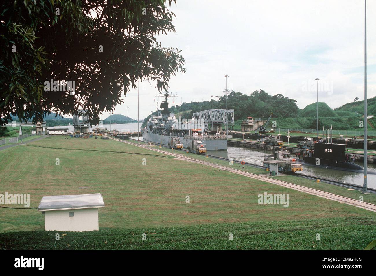 Panama canal operation hi-res stock photography and images - Alamy