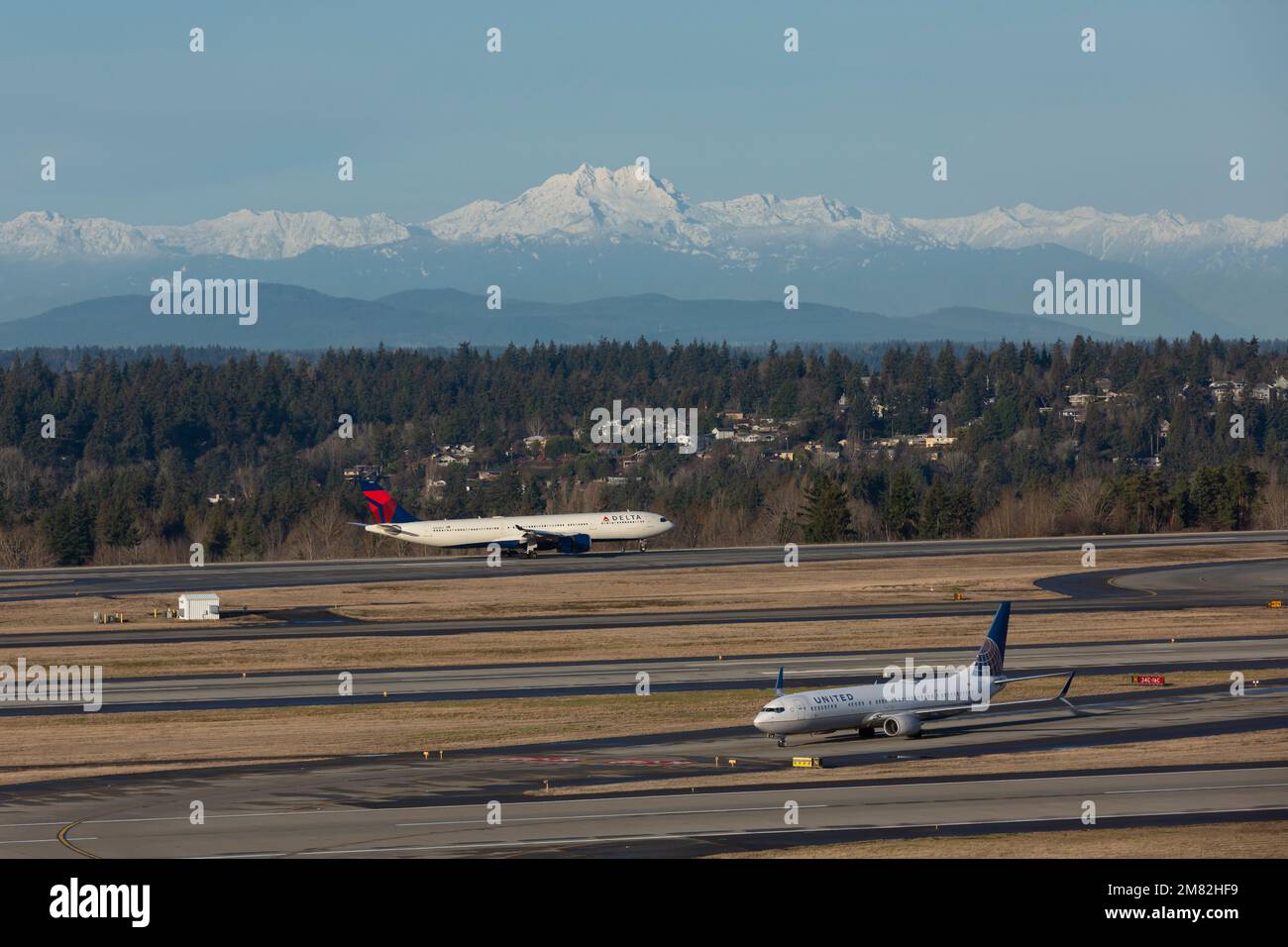 A Delta Airlines A330-900 comes in for a landing at Seattle-Tacoma ...