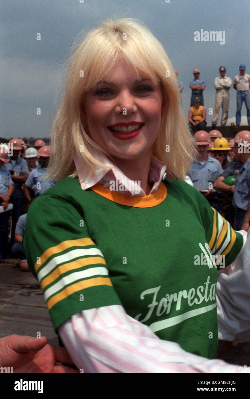 Actress Ann Jillian visits sailors and shipyard workers during a 30 ...