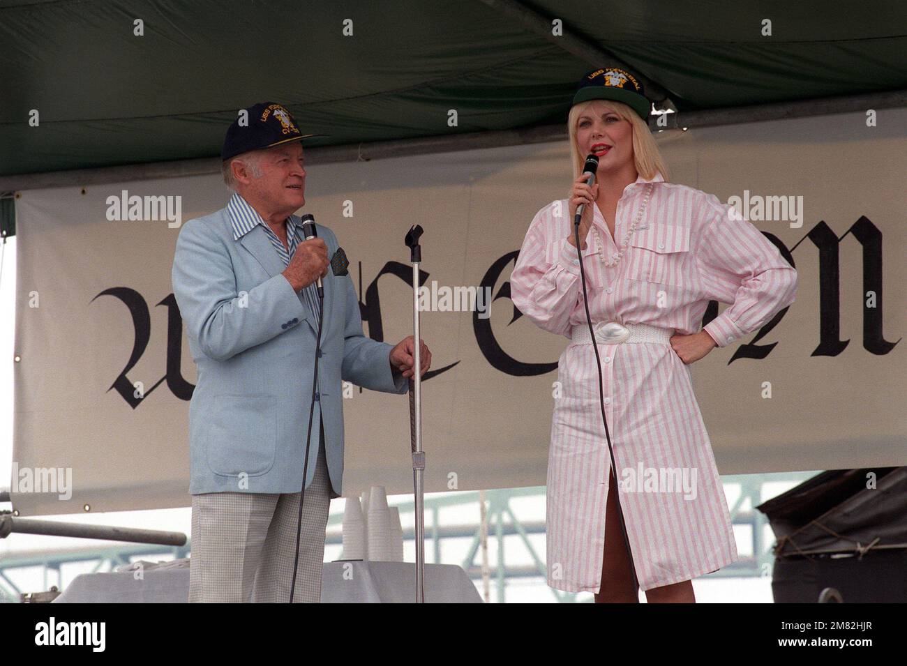 Bob Hope and actress Ann Jillian entertain sailors and shipyard workers ...