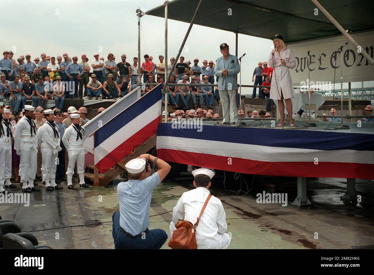 American shipyard workers hi-res stock photography and images - Alamy