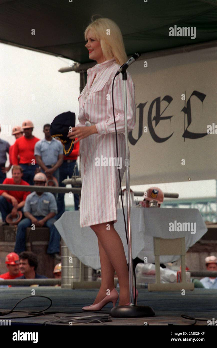 Actress Ann Jillian entertains sailors and shipyard workers during a 30 ...