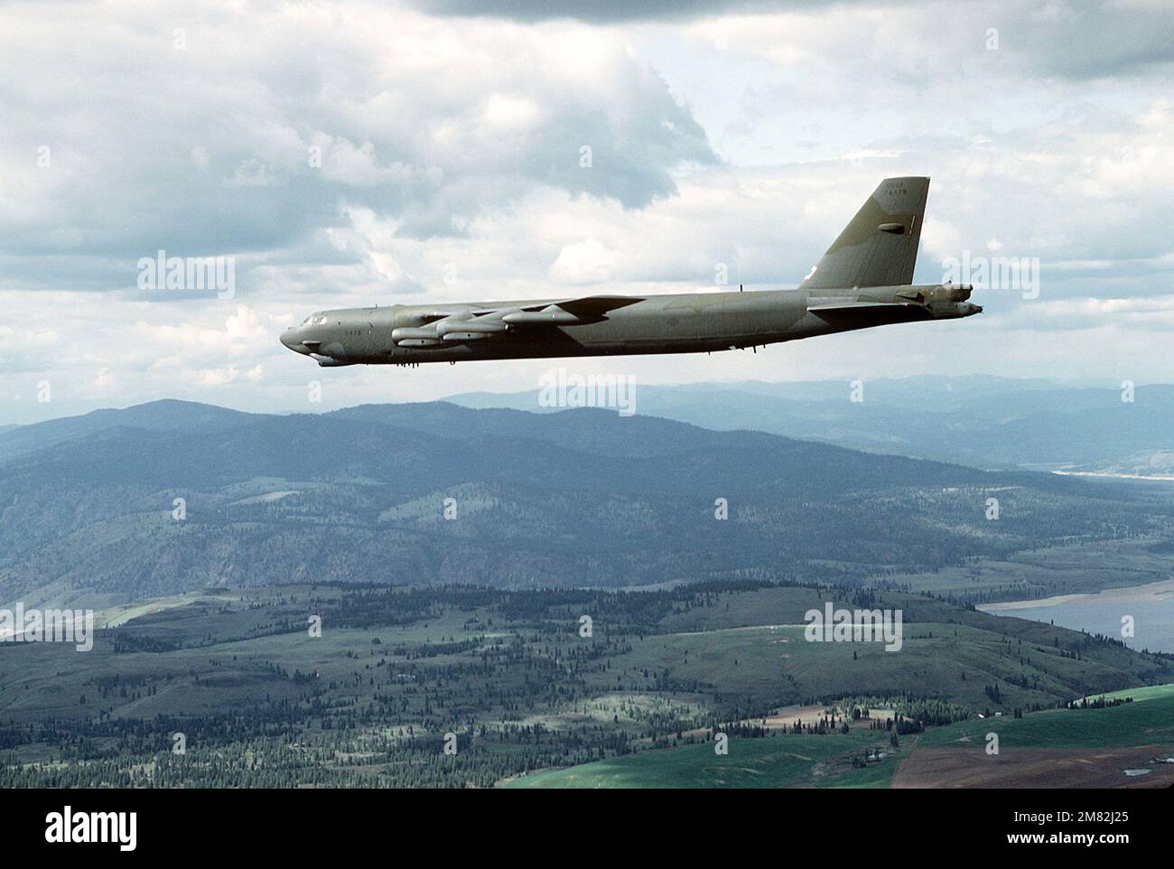 An air-to-air left side view of the 92nd Bombardment Wing's new ...