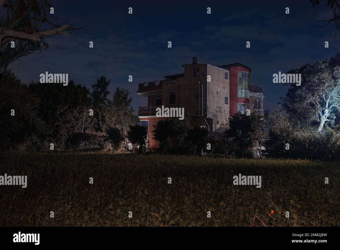 scary looking house Stock Photo - Alamy