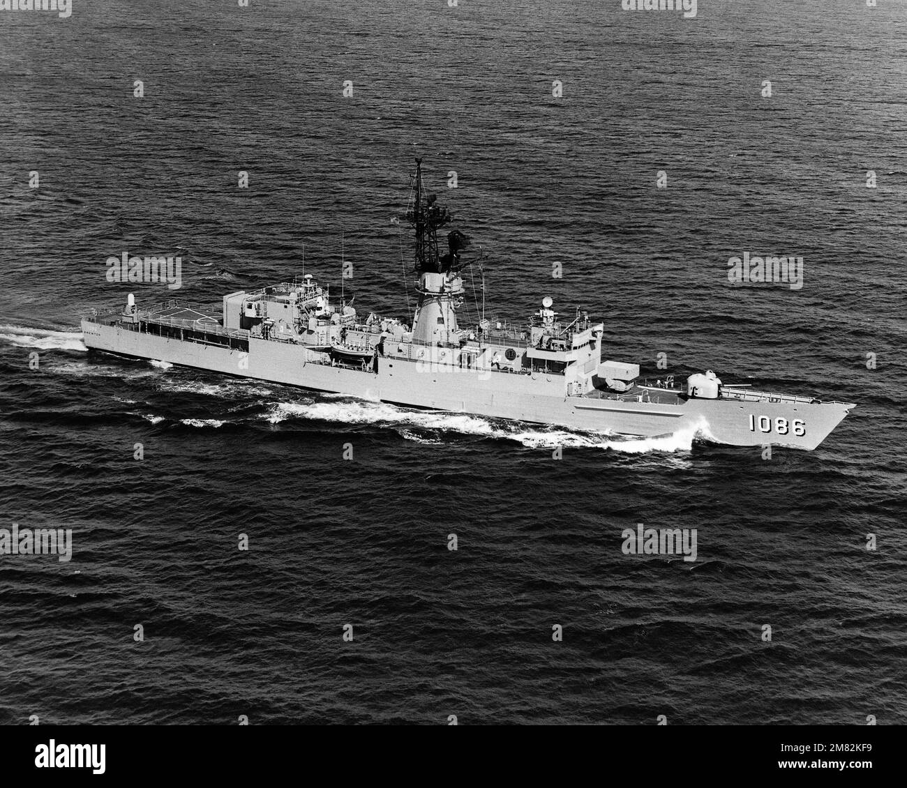 Knox class frigate hi-res stock photography and images - Alamy