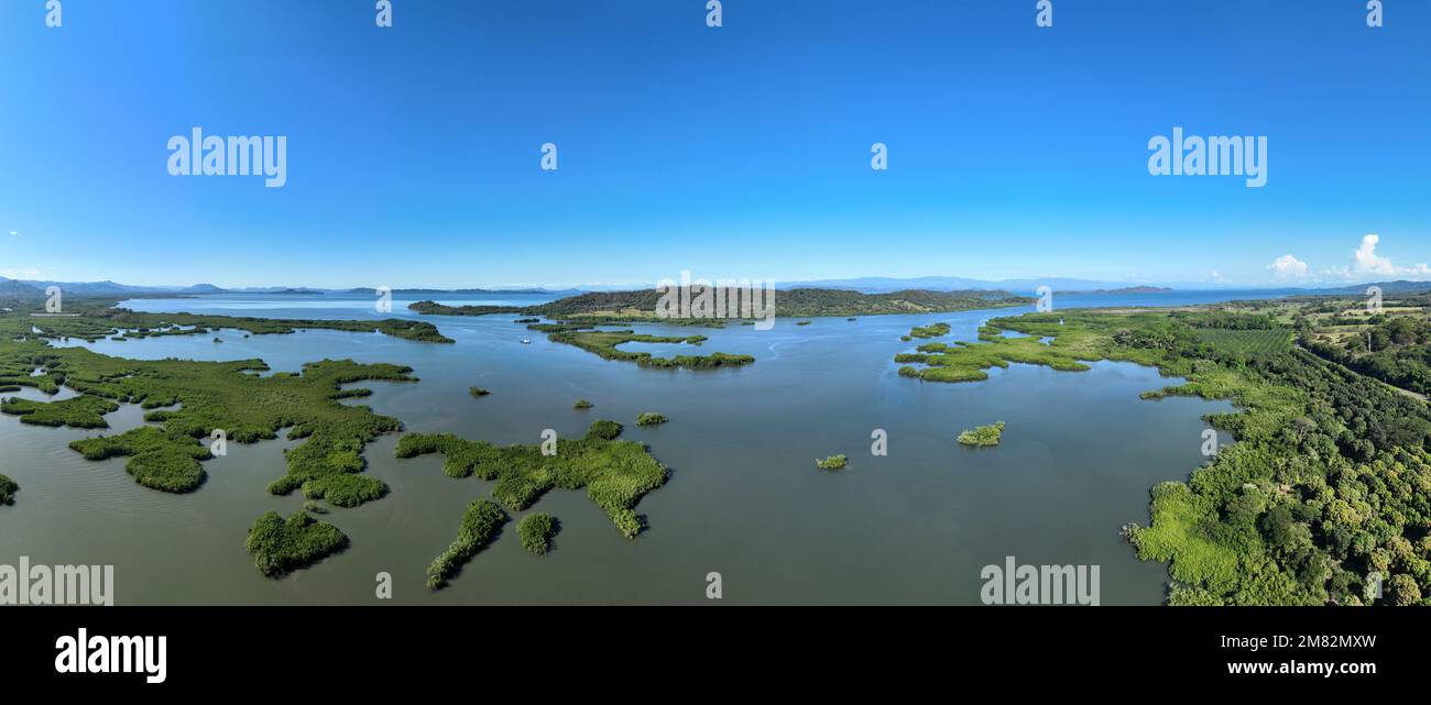 Golfo de Nicoya, Isla Venado, mangrove and other tropical islands in the Pacific of Costa Rica ...