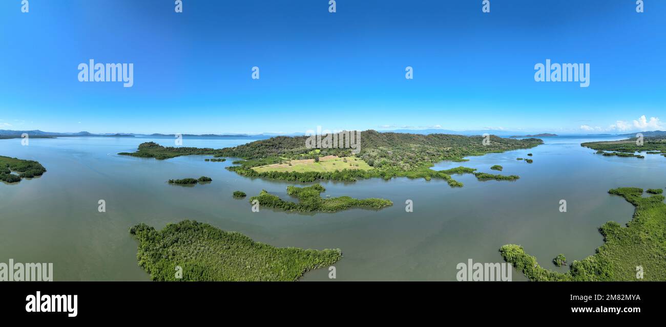 Golfo de Nicoya, Isla Venado, mangrove and other tropical islands in the Pacific of Costa Rica ...