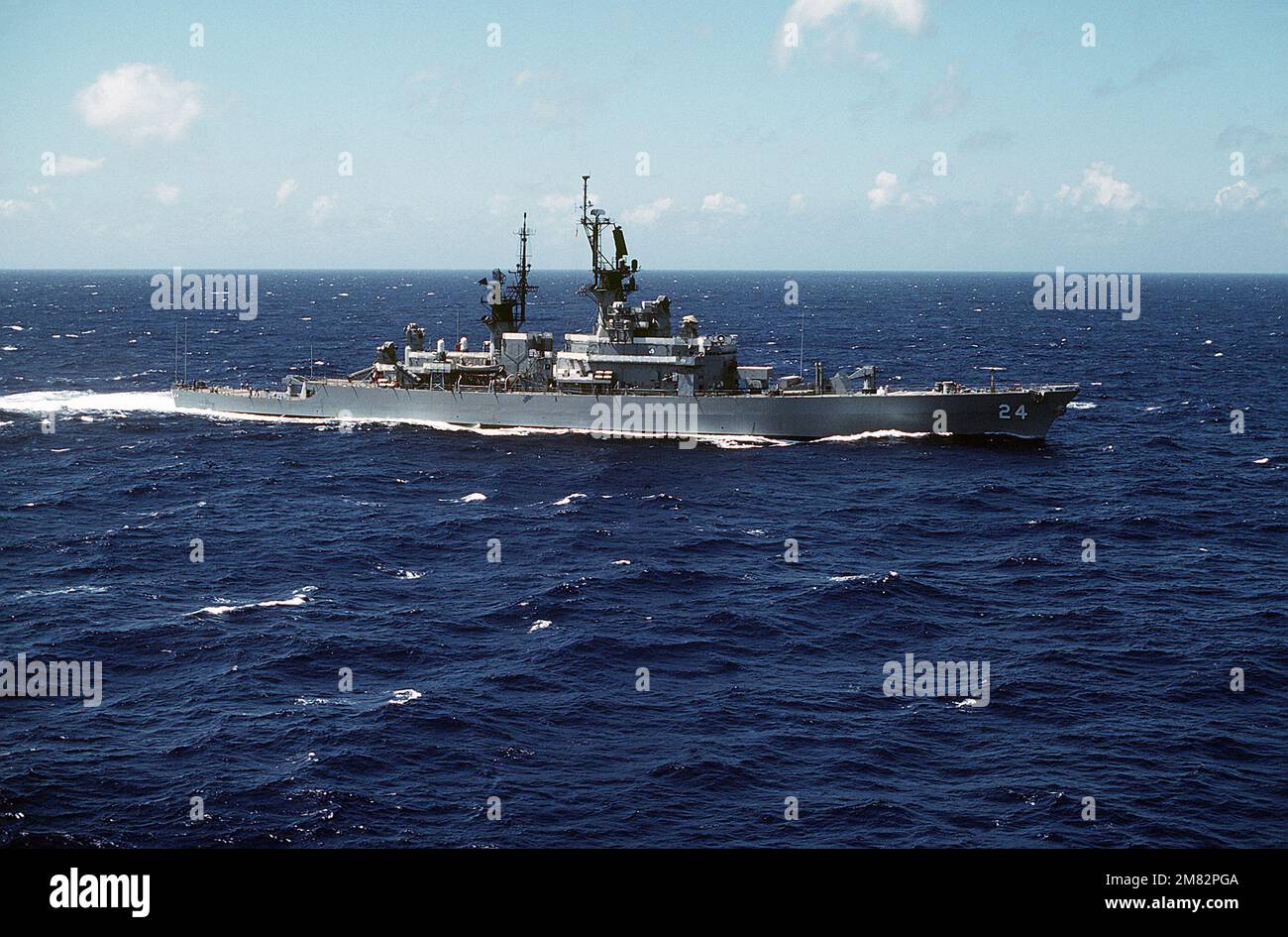 Aerial starboard view of the Leahy Class guided missile cruiser USS ...