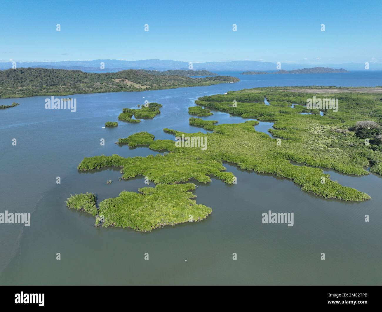 Golfo de Nicoya, Isla Venado, mangrove and other tropical islands in ...