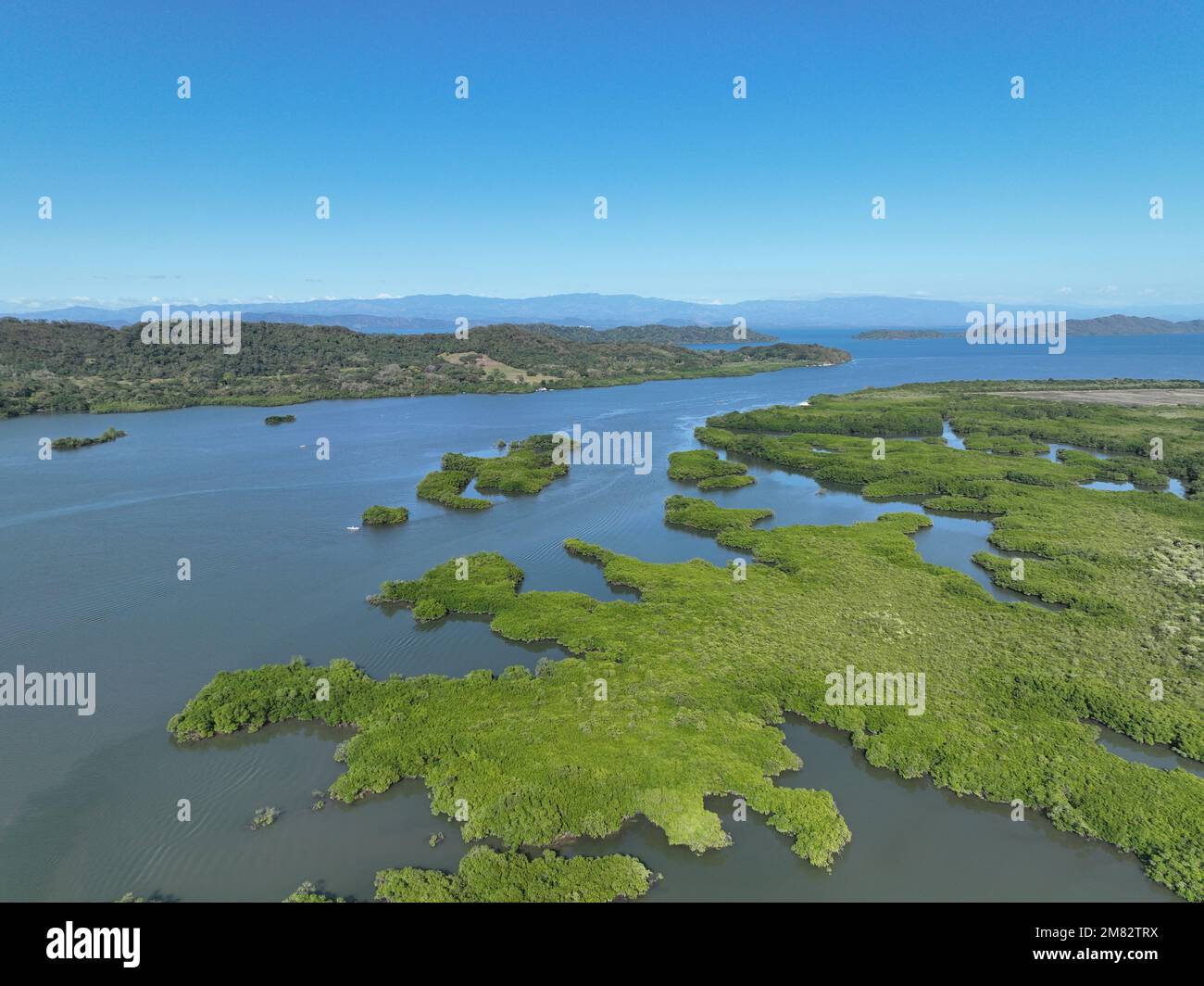 Golfo de Nicoya, Isla Venado, mangrove and other tropical islands in ...