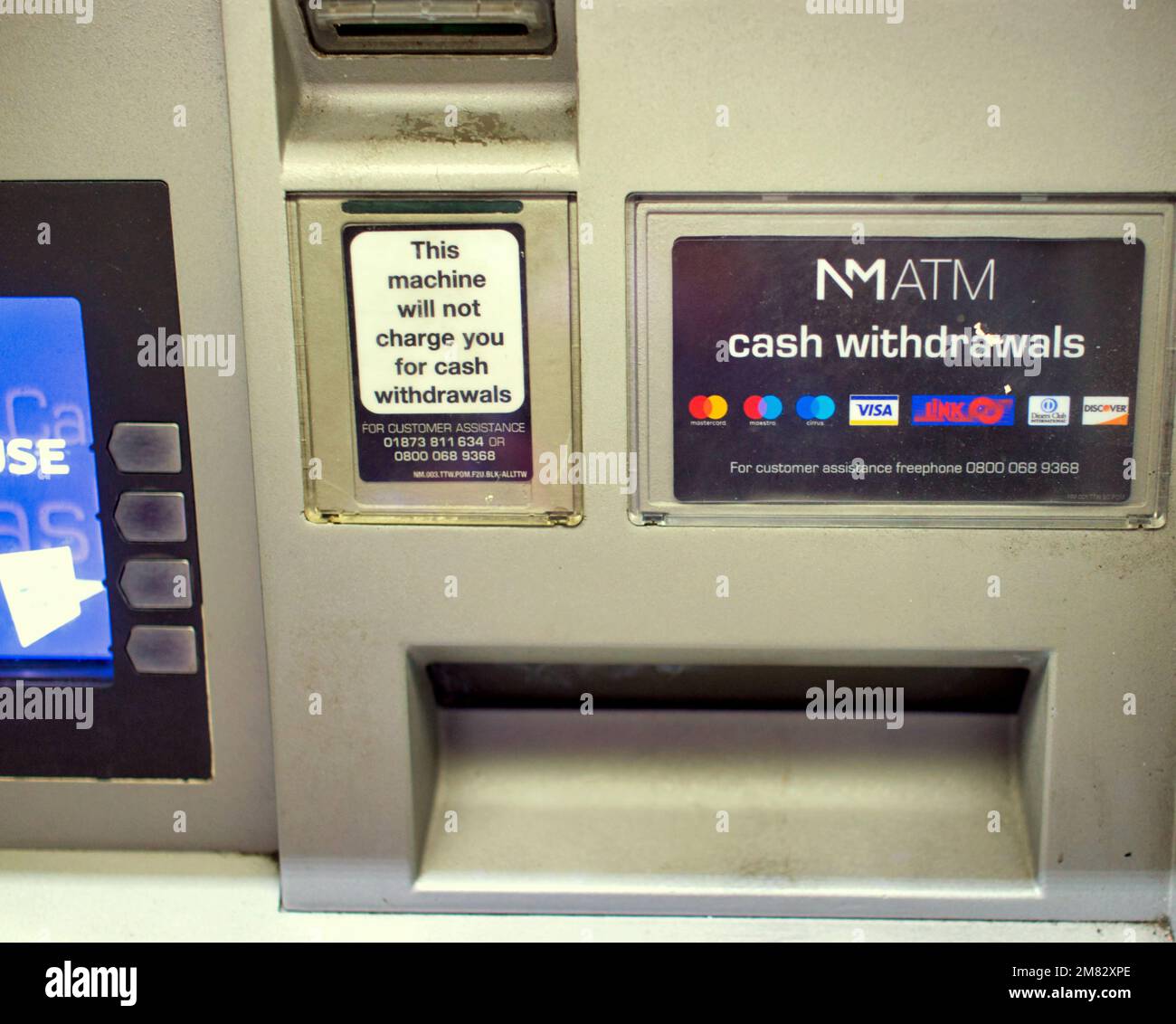 Automated banking machine hi-res stock photography and images - Alamy
