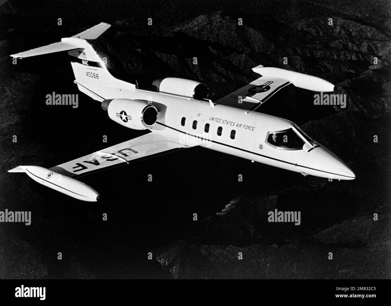 Learjet aircraft Black and White Stock Photos & Images - Alamy