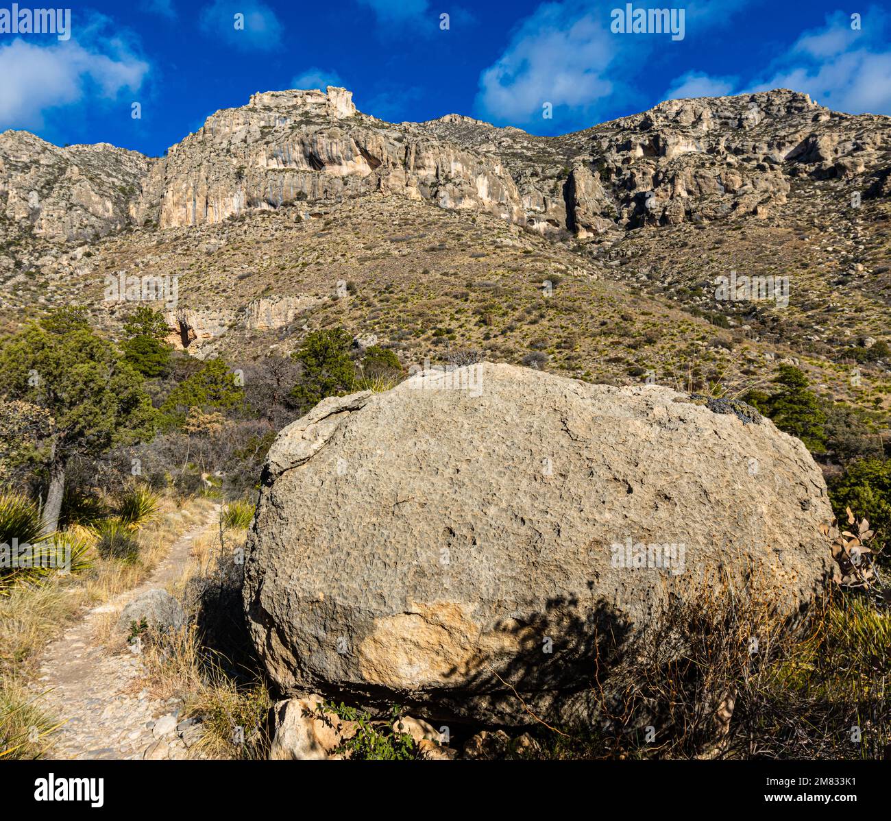 Large Boulders and Rugged Mountains Along The Smith Spring Trail Near ...