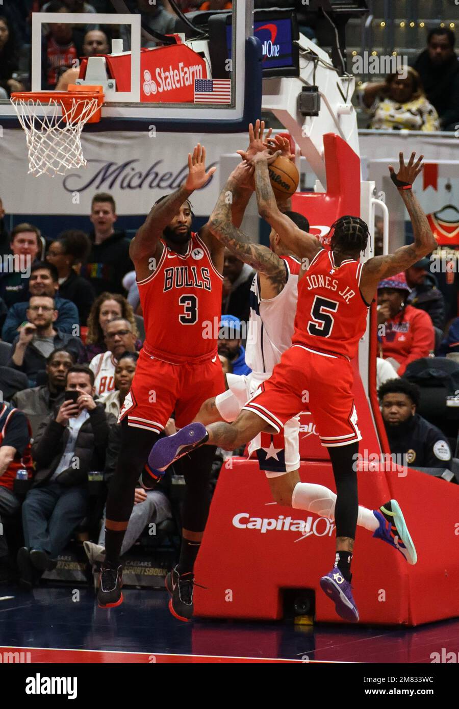 WASHINGTON, DC - JANUARY 11: Chicago Bulls center Andre Drummond (3 ...