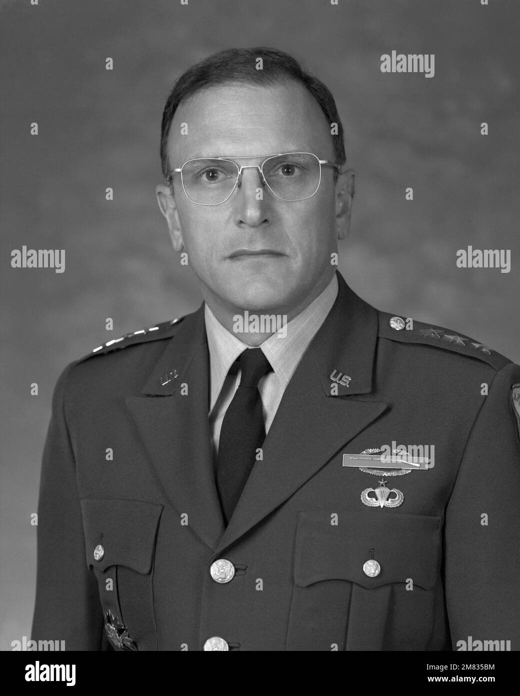 Lt gen robert Black and White Stock Photos & Images - Alamy