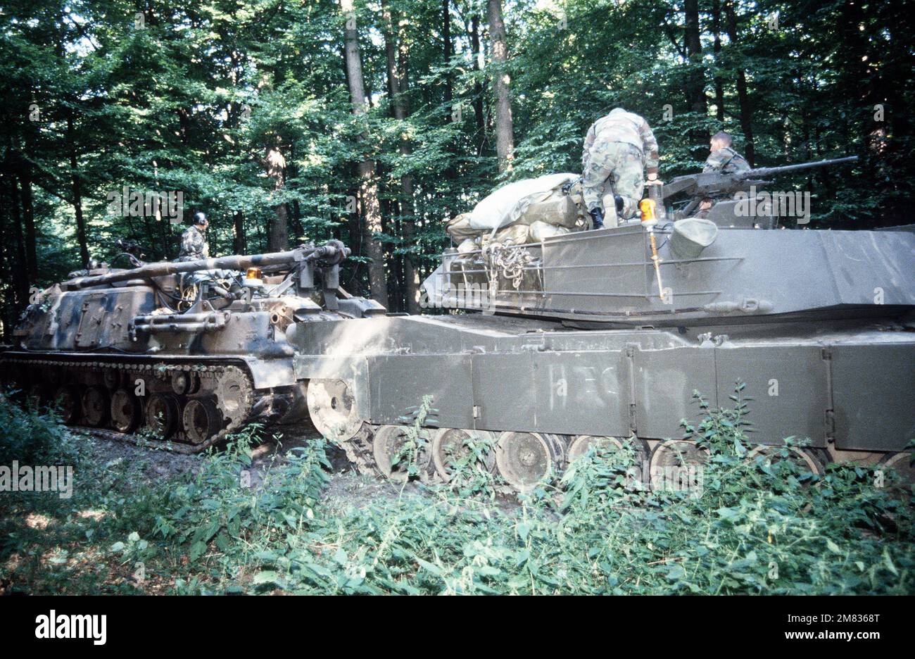 DA-ST-86-00216. Subject Operation/Series: REFORGER '85 Base: Bonnland ...