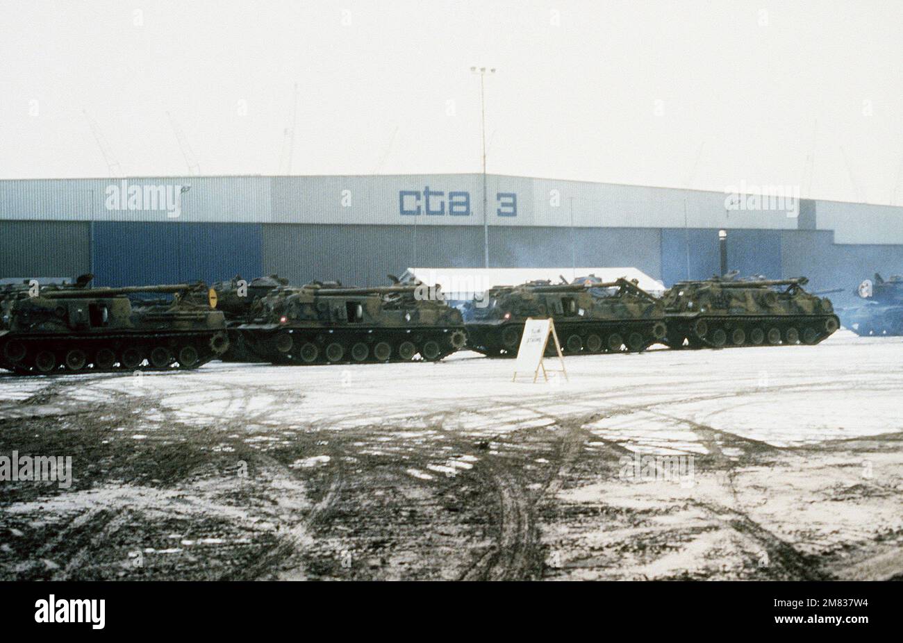 DA-ST-85-13073. Subject Operation/Series: REFORGER Base: Amsterdam ...
